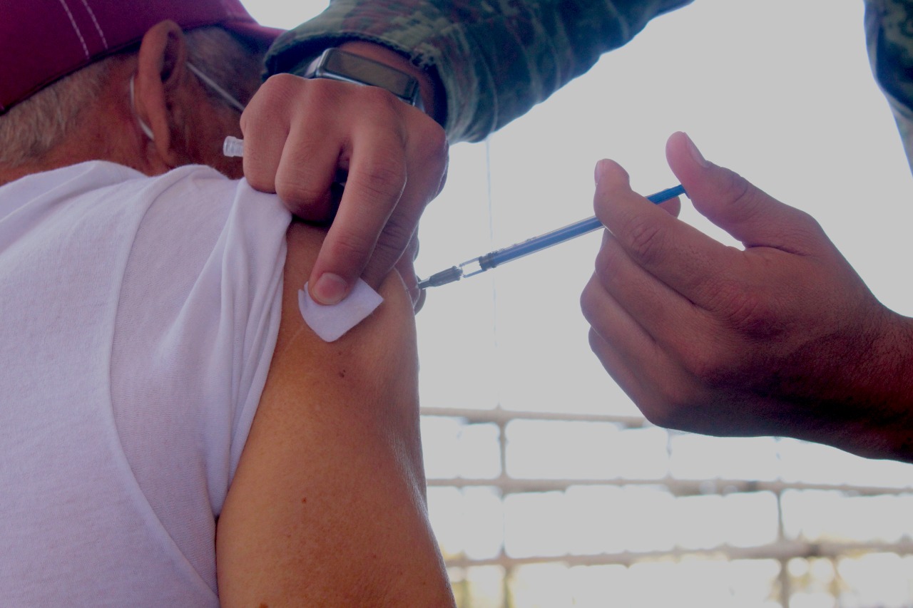 Salud Colima - Aplicarán cuarta dosis de refuerzo contra Covid-19 a adultos mayores